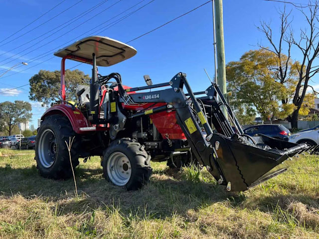45HP T454 Open Cab 4WD Tractor with 7 Attachments Inc. Front end loader ...