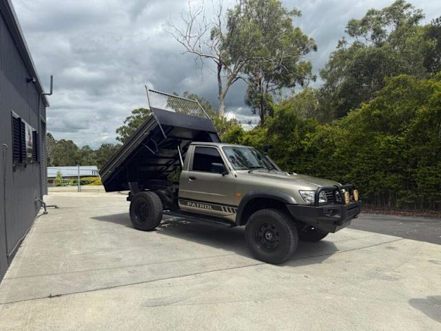 2006 Nissan Patrol GU II DX Grey 5 Speed Manual Cab Chassis | Cars ...