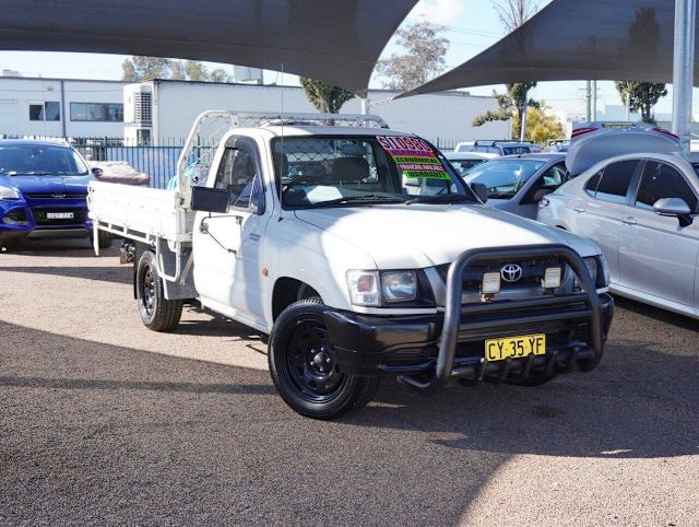 2005 Toyota Hilux RZN147R MY04 Workmate 4x2 White 5 Speed Manual Cab ...