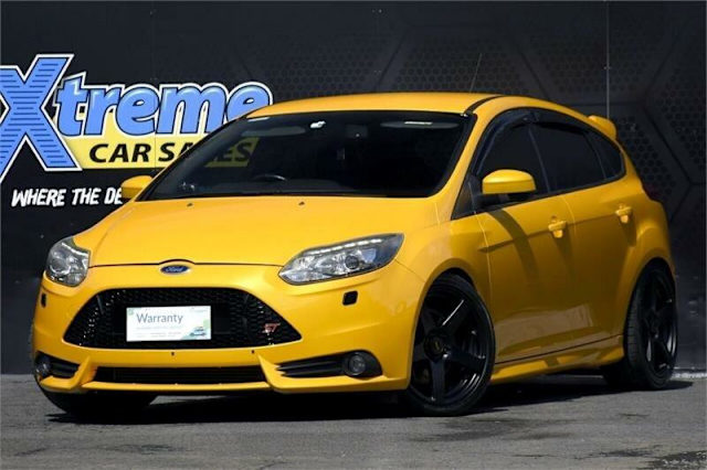 2014 Ford Focus LZ ST Yellow 6 Speed Manual Hatchback | Cars, Vans ...