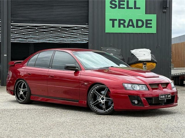 2006 Holden Special Vehicles ClubSport Z Series R8 Red 6 Speed Manual ...