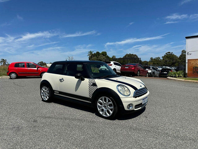 2007 Mini Cooper R56 Chilli White 6 Speed Manual Hatchback | Cars, Vans ...