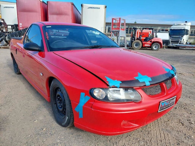 2002 Holden Commodore vu IN AUCTION AT LLOYDS Red 5 speed manual ...