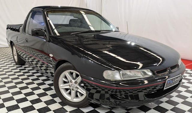 1999 Holden Commodore VSIII IN AUCTION AT LLOYDS Black 4 Speed ...
