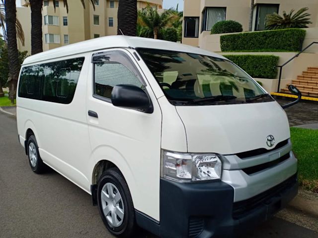 2018 Toyota Hiace Wide body, new shape, 10seats, low kilometers ...