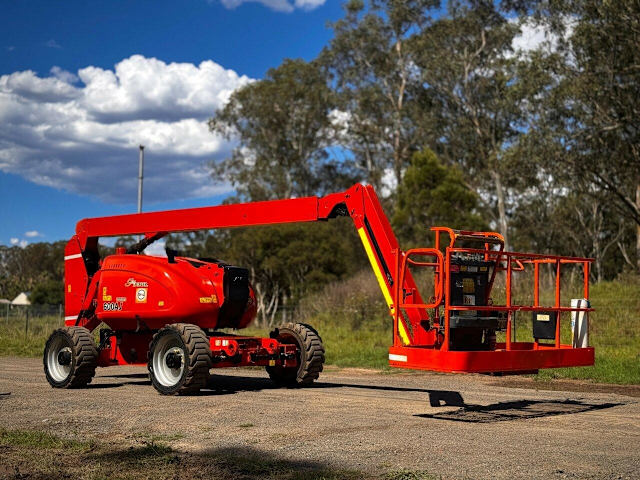 JLG 600AJ 60FT/18.4M ALL TERRAIN BOOM SCISSOR LIFT ELEVATED WORK ...