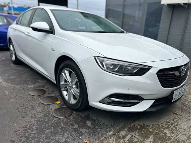 2019 Holden Commodore ZB MY19 LT Liftback White 9 Speed Sports ...