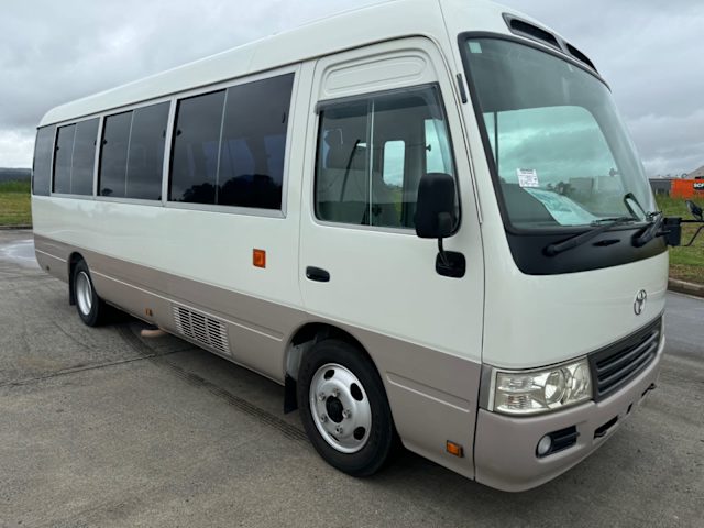 2008 TOYOTA Coaster LWB Auto. Just 87k kms!! Dual barn doors!! Car ...