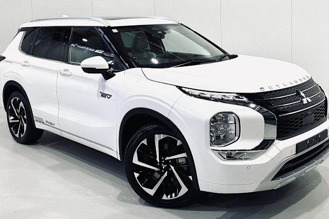 2022 Mitsubishi Outlander ZM PHEV Exceed White Automatic Wagon | Cars ...