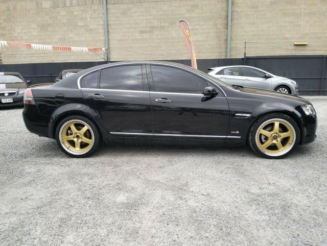 2013 Holden Calais VE II MY12.5 V 6 Speed Automatic Sedan | Cars, Vans ...