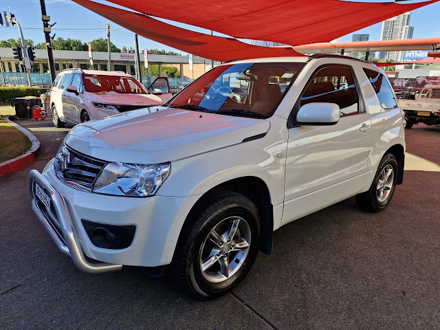 2012 Suzuki Grand Vitara JB MY13 White 5 Speed Manual Hardtop | Cars ...