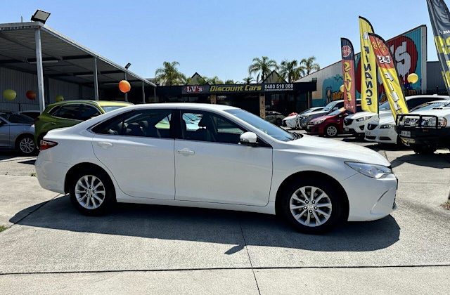 2017 Toyota Camry ASV50R Altise White 6 Speed Sports Automatic Sedan ...