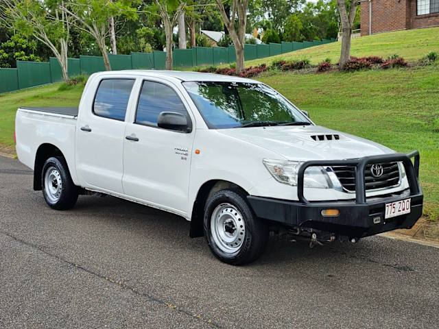 ** UNBREAKABLE 2014 TOYOTA HILUX SR 3.0L TD4CYL 5 SPEED MANUAL** | Cars ...