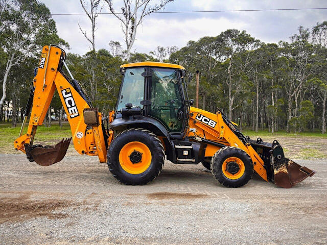JCB 3CX BACKHOE LOADER SKID STEER EXCAVATOR BOBCAT CATERPILLAR KOMATSU ...