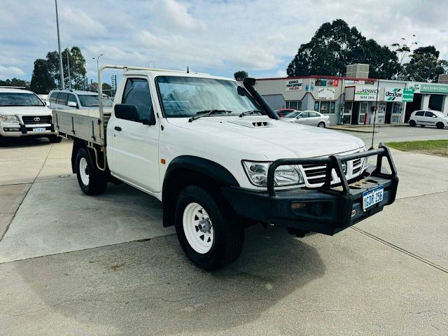 2005 Nissan Patrol GU II DX White 5 Speed Manual Cab Chassis | Cars ...
