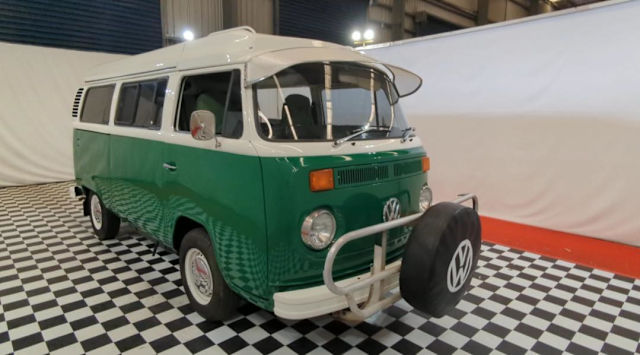 1974 Volkswagen Kombi Type 2 IN AUCTION AT LLOYDS Green / Cream 4 Speed ...