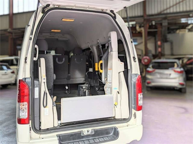 2017 Toyota HiAce VAN PEOPLE MOVER WELCAB White Automatic High Roof Van ...