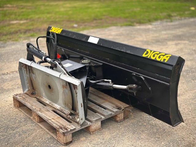 DIGGA TILTING ANGLED DOZER BLADE D7-000045 SUIT SKID STEER LOADER ...