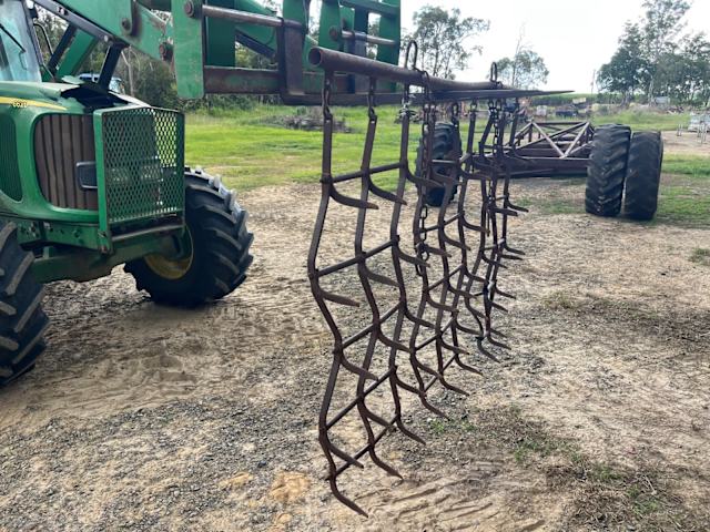 3 panels of stump jump fair harrows & spreader bar [251] | Farming ...