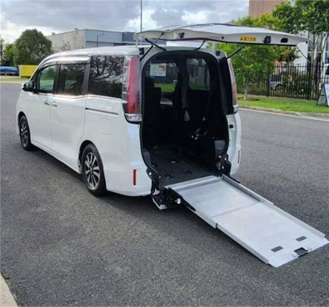 2017 Toyota Esquire PEOPLE MOVER WELCAB WHEELCHAIR RAMP FINANCE ...