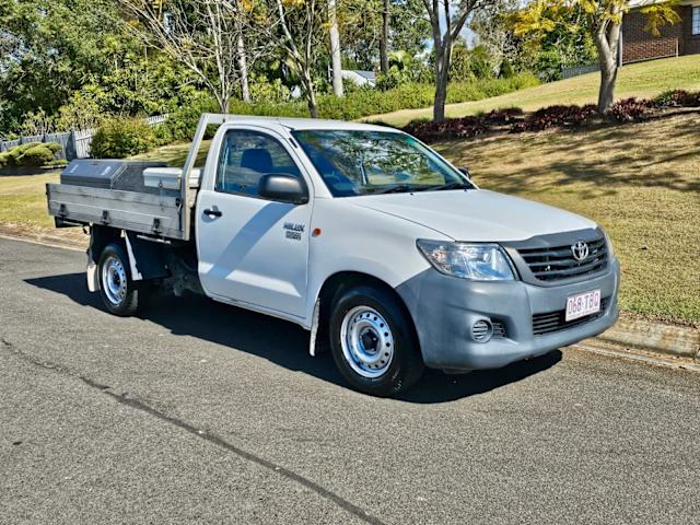 2013 TOYOTA HILUX WORKMATE AUTOMATIC** LOW KMS- PERFECT SERVICE HISTORY ...
