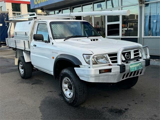 2006 Nissan Patrol GU II DX White 5 Speed Manual Cab Chassis | Cars ...
