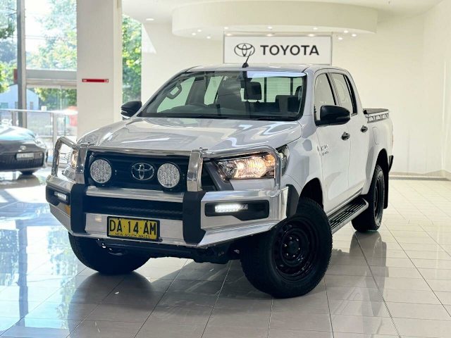 2020 Toyota Hilux GUN126R SR Double Cab Glacier White 6 Speed Sports ...