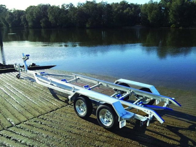 BOAT TRAILER TO SUIT UP TO A 6.7mt ALUMINIUM HULL TANDEM AXLE BRAKED ...