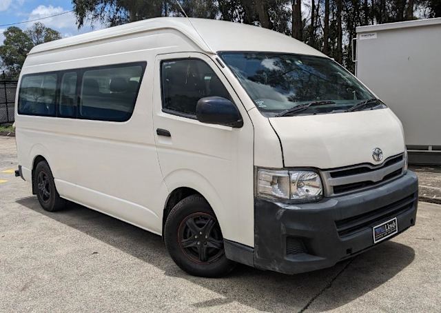 2010 Toyota HiAce SLWB IN AUCTION AT LLOYDS White Automatic Van | Cars ...
