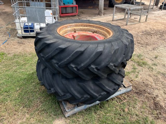 Massey ferguson 165 tractor rear wheels tyres and rims [906] | Farming ...