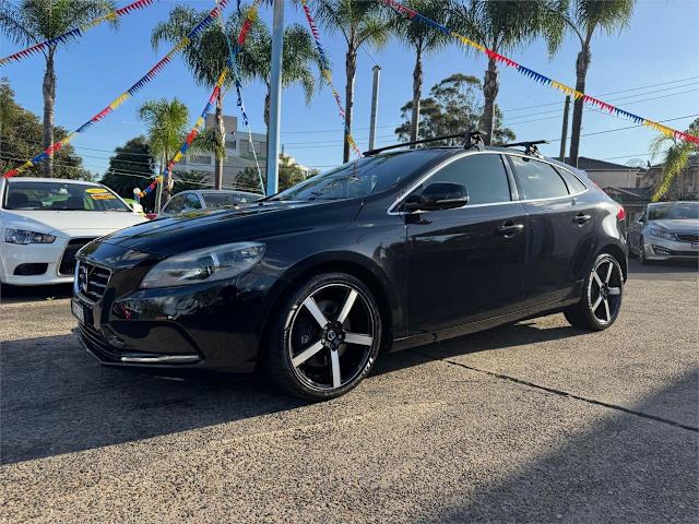 2015 Volvo V40 M Series MY15 D4 Adap Geartronic Luxury Black 8 Speed ...