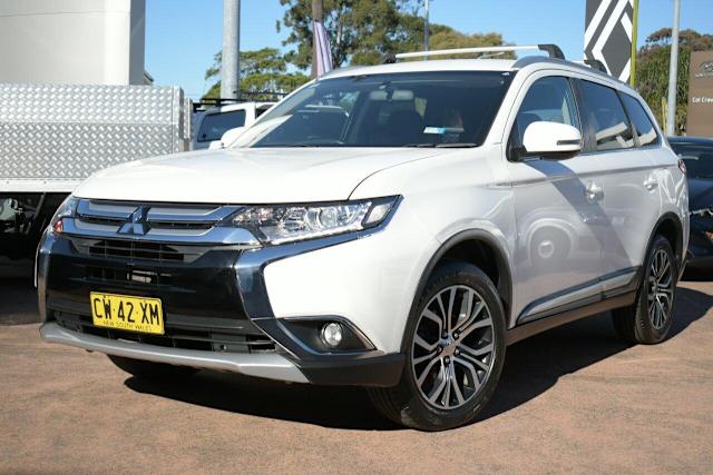 2017 Mitsubishi Outlander ZK MY17 LS (4x4) White Continuous Variable ...