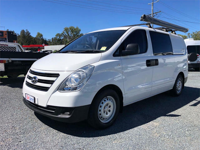 2017 Hyundai iLOAD TQ Series 2 (TQ3) MY17 6S Liftback White 5 Speed ...