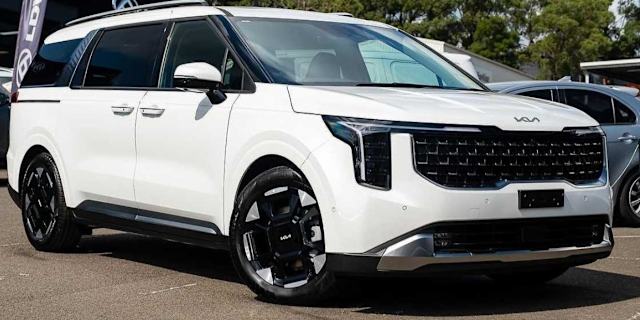 2024 Kia Carnival KA4 KA4 PE CARNIVAL GT-LINE HEV Snow White Pearl Automatic Wagon | Cars, Vans ...