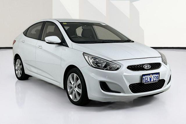 2017 Hyundai Accent RB6 MY18 Sport White 6 Speed Manual Sedan | Cars ...