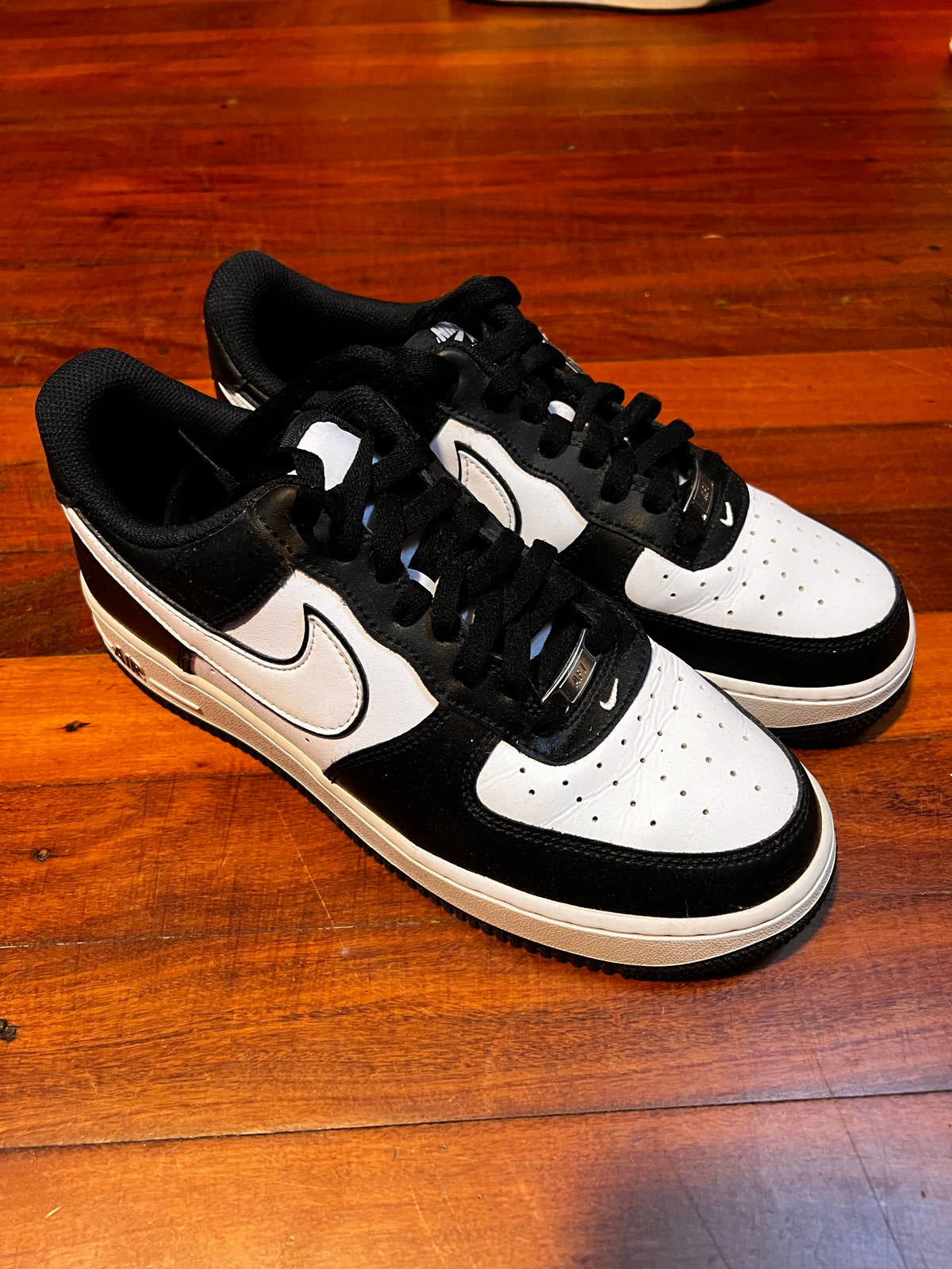 Nike Black and White Shoes - Men's Shoes in Capalaba QLD | Gumtree ...