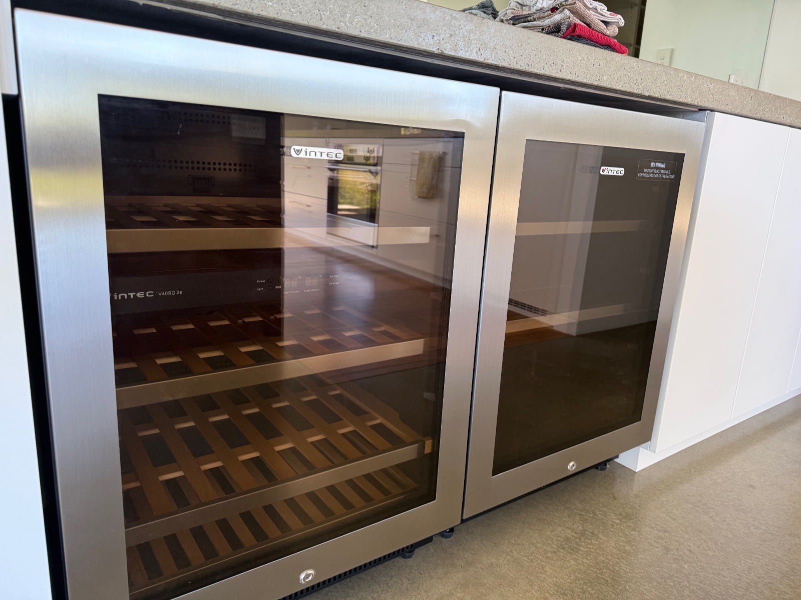 Vintec 50 Bottle Wine Fridge 100 Beer Bottle Beverage Centre Fridge