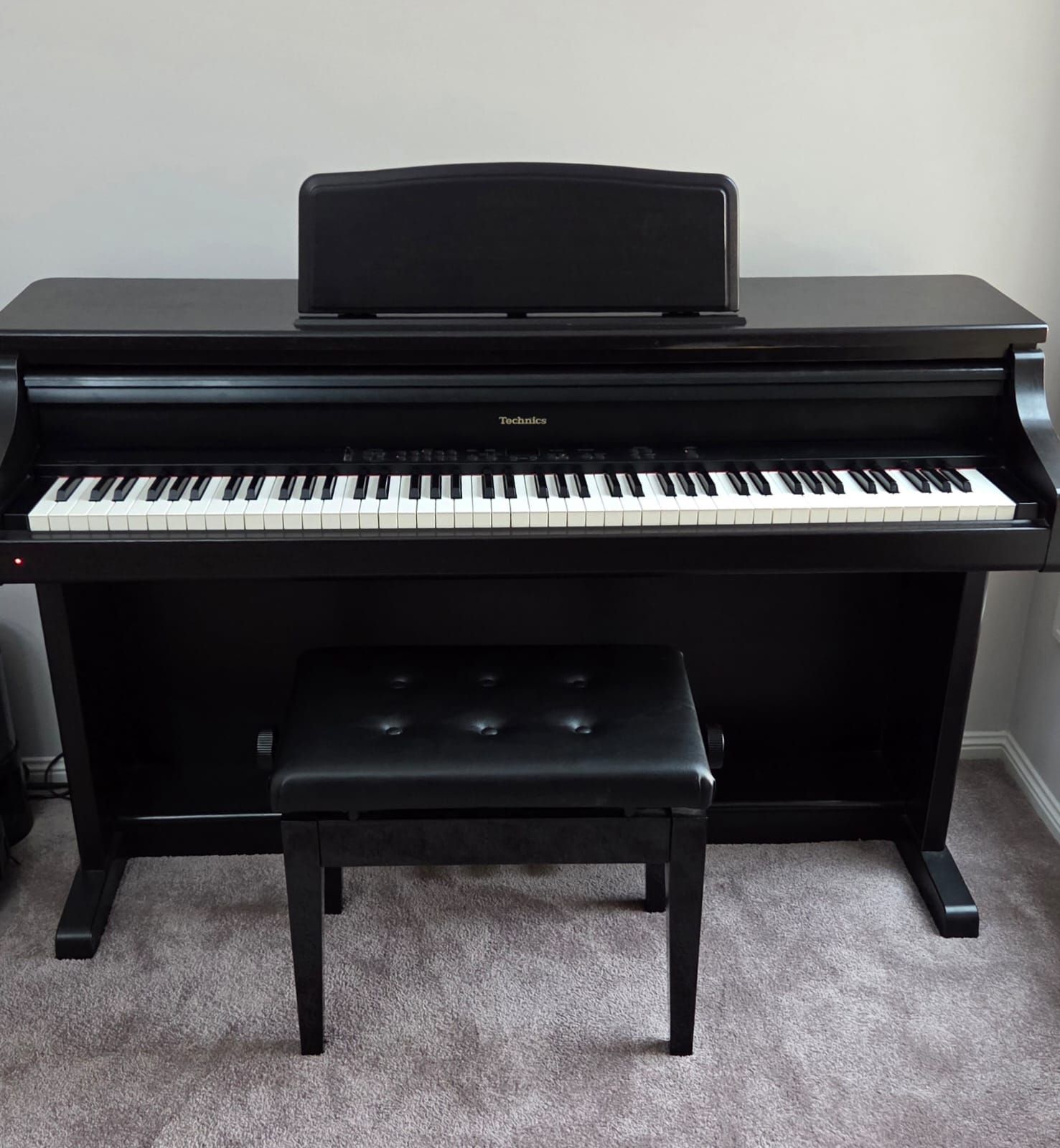 Technics Electric Piano + stool - Keyboards & Pianos in Glenmore Park ...