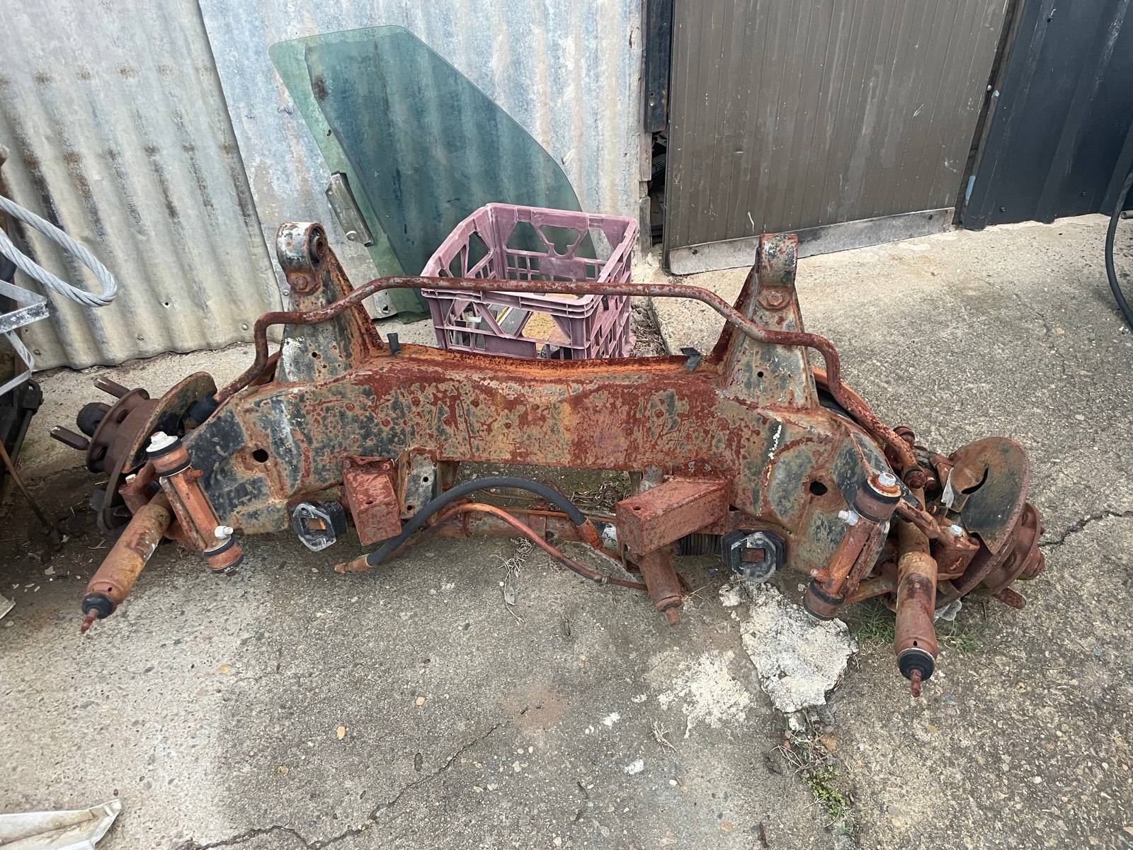 XJ6 Jaguar front end w conversion mounts to fit 350 Chevrolet motor ...