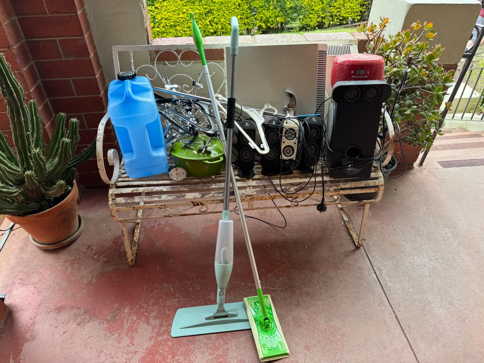 Free items: Logitech speakers, electric heaters, Dutch oven, cd/radio ...