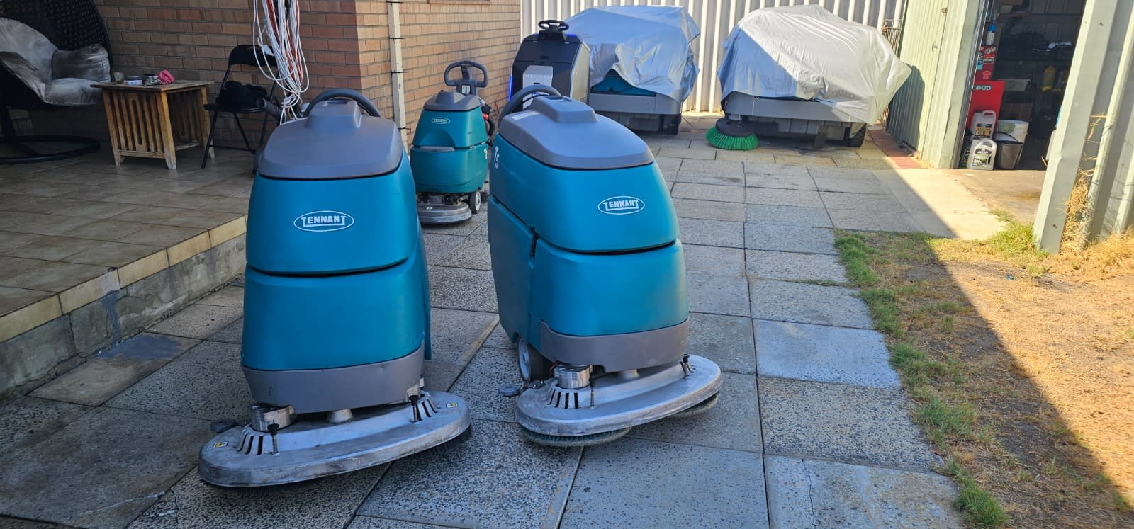 TENNANT T5 FLOOR SCRUBBER CLEANING MACHINE - Vacuum Cleaners in ...
