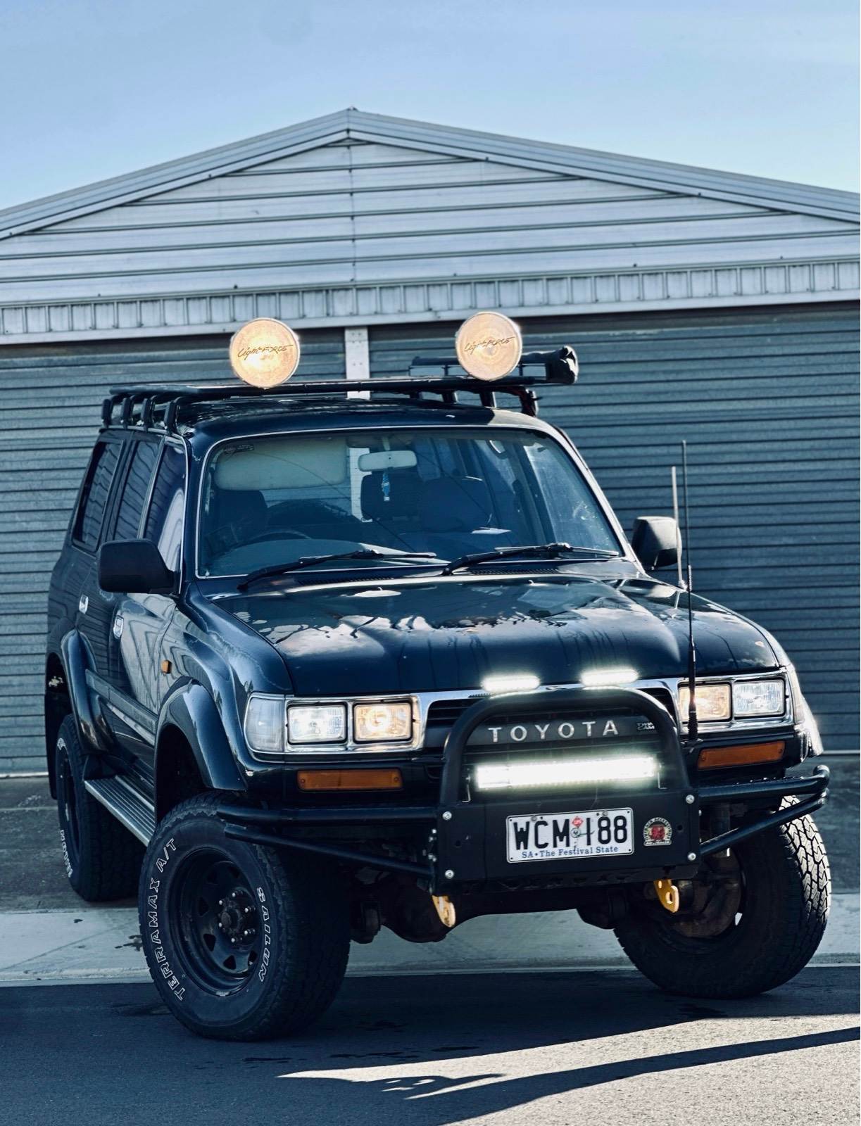 1993 TOYOTA LANDCRUISER GXL (4x4) 4 SP AUTOMATIC 4x4 4D WAGON | Cars ...