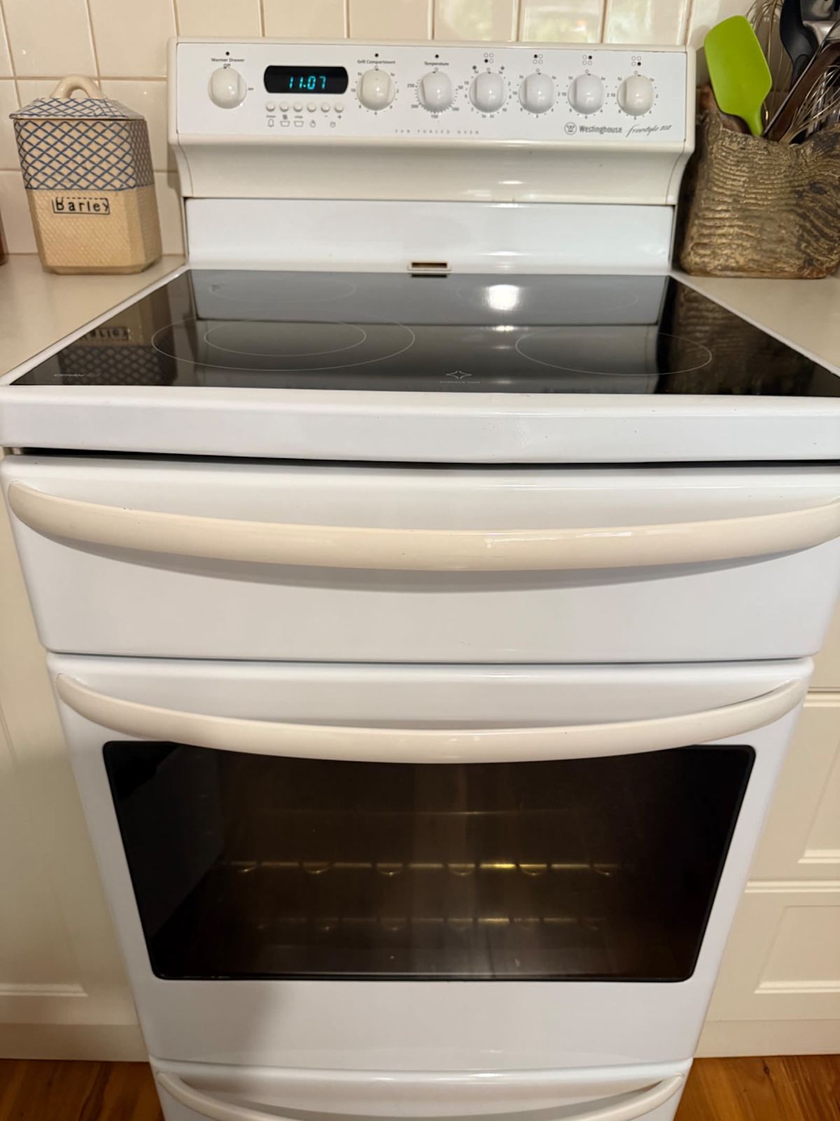 Westinghouse Upright stove Free - Cooktops & Rangehoods in Coledale NSW ...