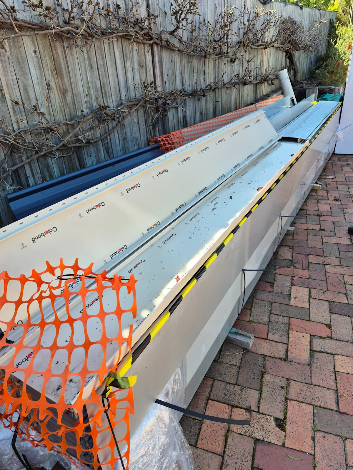 Stratco HL/TRAY 265 NAIL STRIP colorbnd external cladding - Building ...