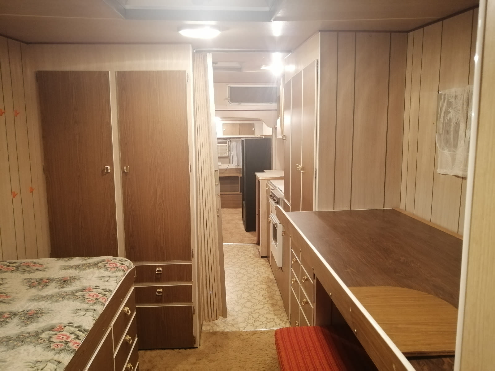 31ft Vintage Statesman Hi-Lite Caravan w/ Shower, Bunks - ONE OWNER ...