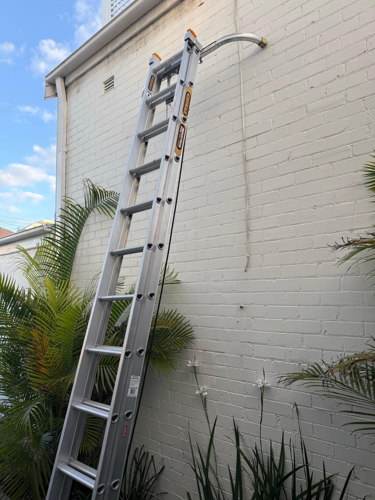 Gorilla Extension Ladder 3.7-6.5m with Outrigger - Ladders ...