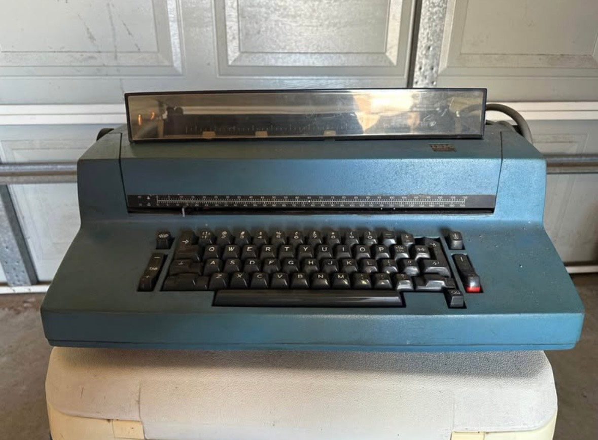 IBM Electric Typewriter - Model 82 Vintage Retro Electric - Other ...