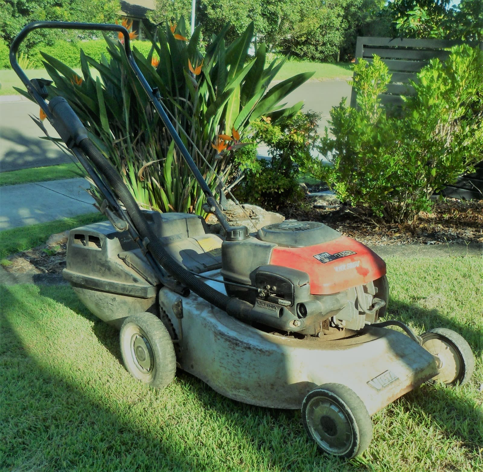 VICTA ULTIMA LAWN MOWER 4 STROKE 207CC USA made engine Alloy deck ...