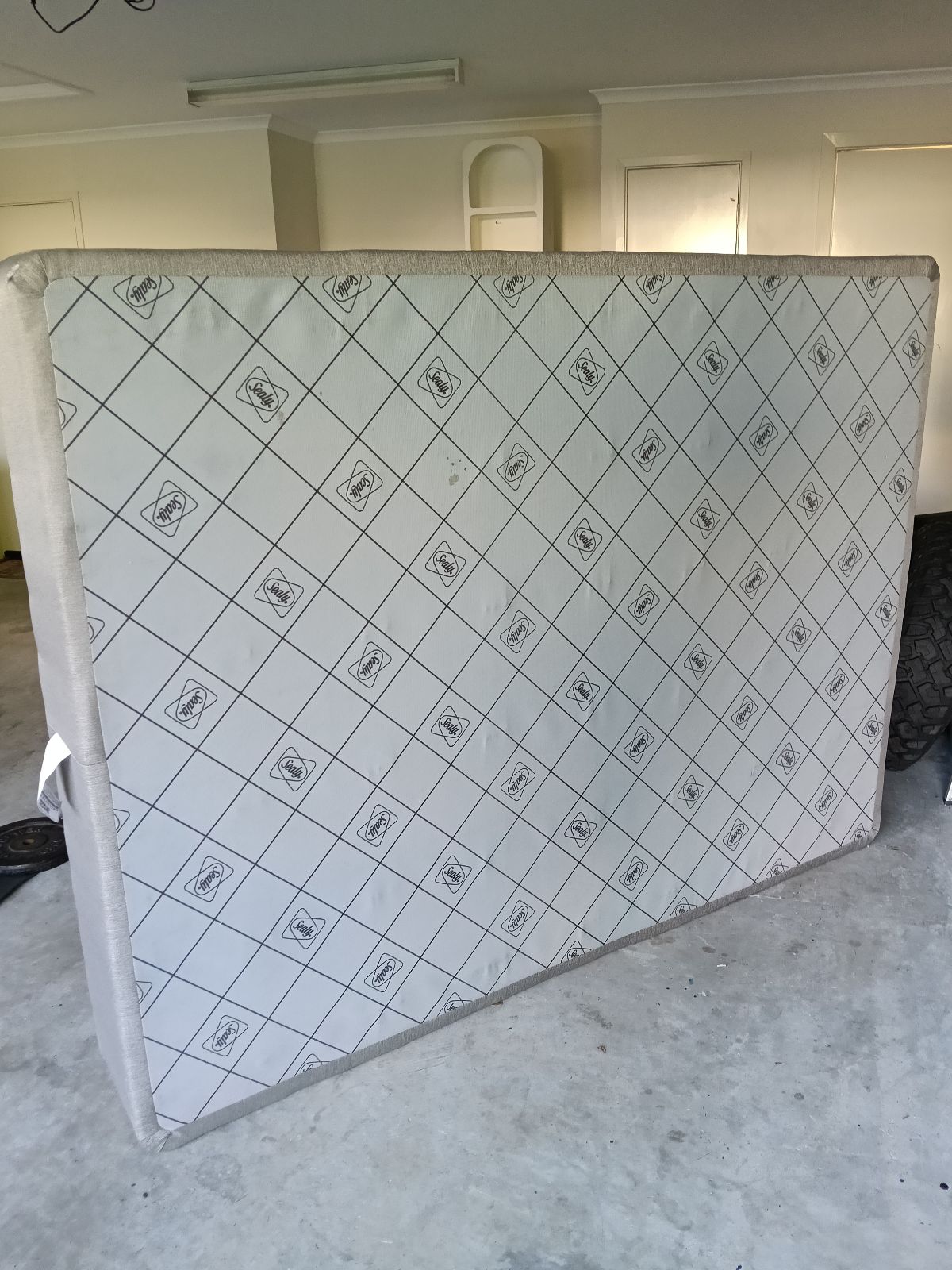 Free Queen Bed base - Beds in Thornlands QLD | Gumtree Australia