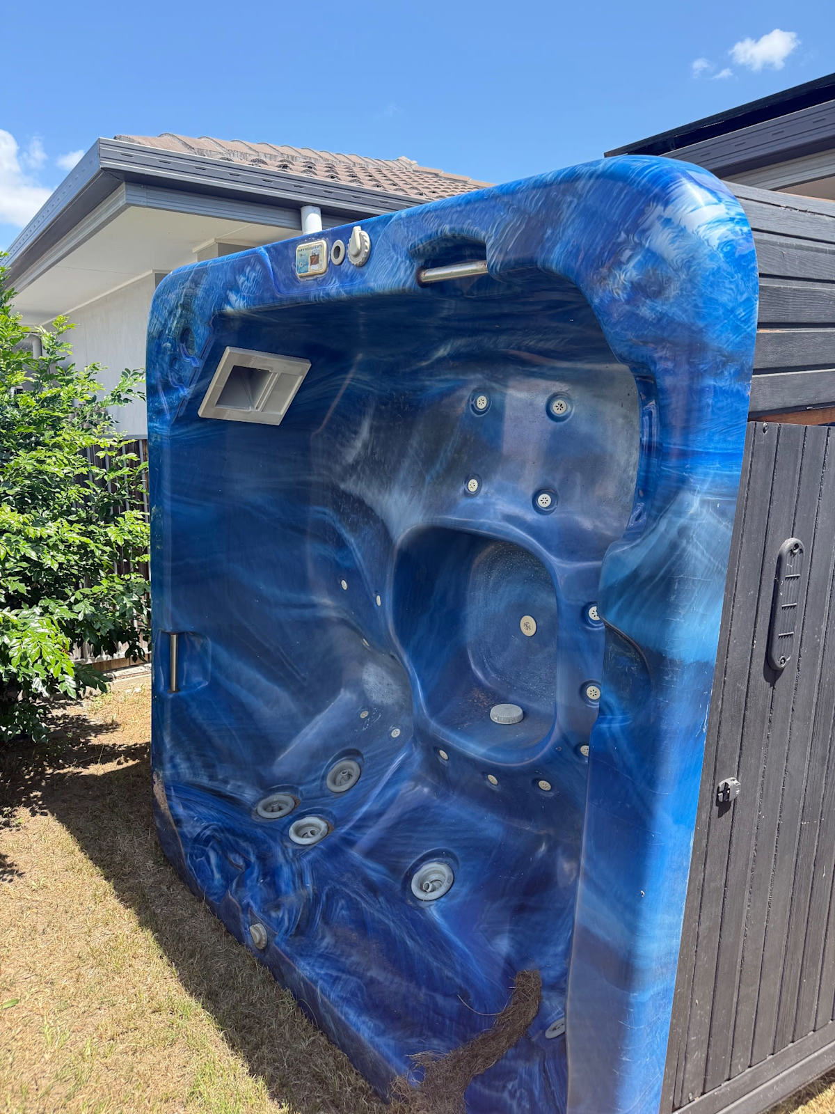 Free Spa. Pick up only - Pool in Flagstone QLD | Gumtree Australia